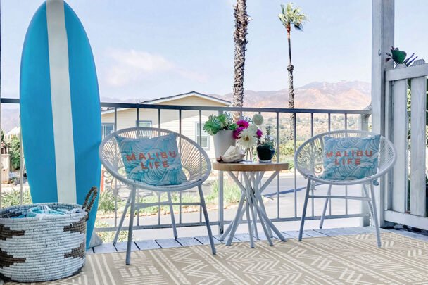 40 Coastal Outdoor Decor Ideas for a Relaxing Seaside Vibe